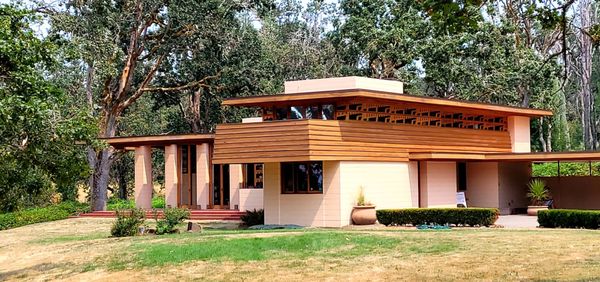 THE GORDON HOUSE BY FRANK LLOYD WRIGHT - Updated July 2025 - 47 Photos ...