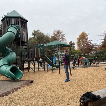 NEALON PARK - Updated December 2025 - 49 Photos & 42 Reviews - 800 ...