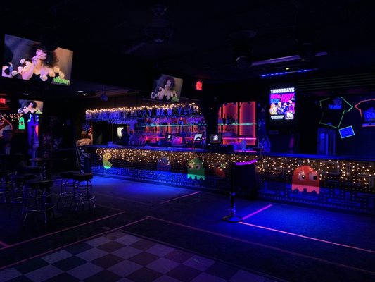 TOTALLY 80’S BAR & GRILLE - Updated December 2025 - 329 Photos & 563 ...