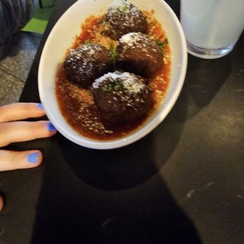 GOATS ARENA SPORTS BAR - Updated July 2024 - 39 Photos & 36 Reviews ...