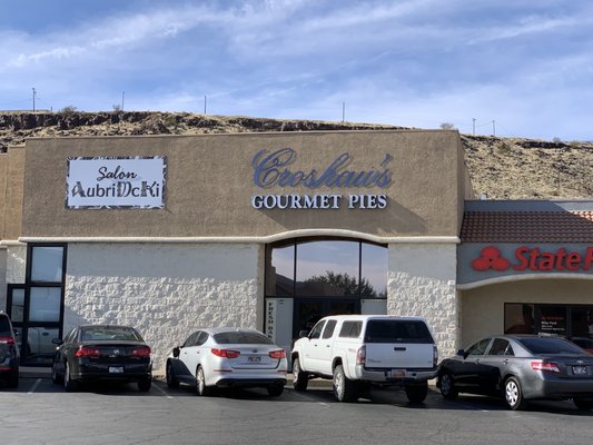 CROSHAW’S GOURMET PIES - 115 Photos & 155 Reviews - 175 W 900th S ...