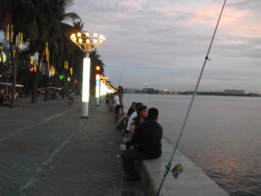 BAYWALK - Updated October 2025 - 16 Photos - Roxas Boulevard, Manila ...