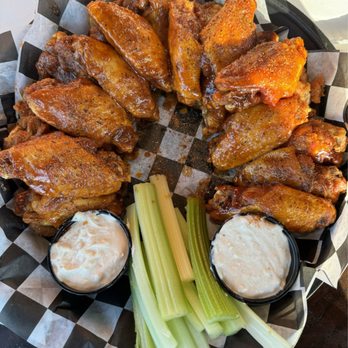 BAR BILL TAVERN - Updated July 2024 - 632 Photos & 677 Reviews - 185 ...