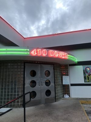 410 DINER - Updated April 2025 - 194 Photos & 243 Reviews - 8315 ...