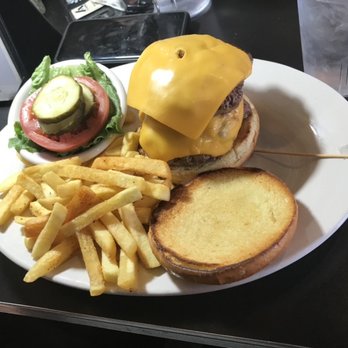 CURBSIDE CAFE - Updated December 2025 - 55 Photos & 102 Reviews - 2525 ...