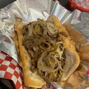 SKIP’S CHICAGO DOGS - Updated August 2024 - 202 Photos & 266 Reviews ...