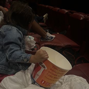 AMC FREEHOLD 14 - Updated September 2025 - 61 Photos & 118 Reviews ...