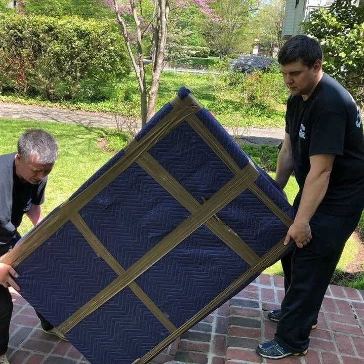 MOVING LEADERS - 10 Photos - 11 Robin Rd, Carpentersville, Illinois ...