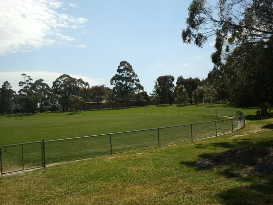 BOB SAKER OVAL - Updated October 2025 - 84 Vicki Street, Forest Hill ...