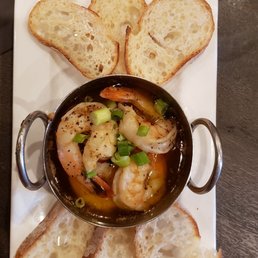 RED ON MAIN - Updated October 2025 - 110 Photos & 105 Reviews - 122 E ...