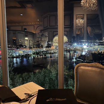 LE MONT - Updated October 2024 - 480 Photos & 348 Reviews - 1114 ...