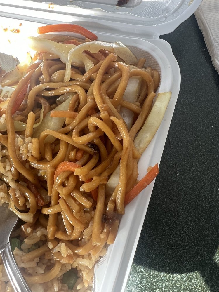 FAMOUS WOK - Updated October 2025 - 11 Photos - 438 Greece Ridge Center ...