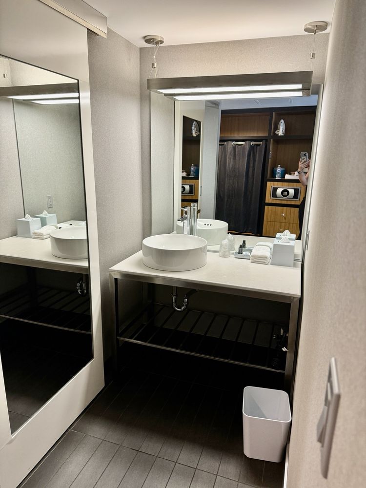 ALOFT CALGARY UNIVERSITY - Updated July 2025 - 43 Photos & 28 Reviews ...