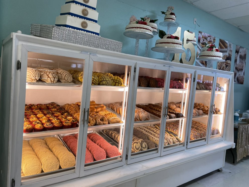 RICOS CAKES PANADERIA - Updated October 2025 - 15 Photos - 9009 Bruton ...