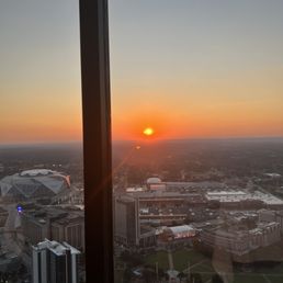 THE SUN DIAL RESTAURANT, BAR & VIEW - Updated February 2025 - 2066 ...