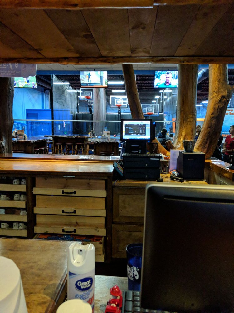 Knuckleheads Trampoline Park, Rides and Bowling, Wisconsin Dells ...