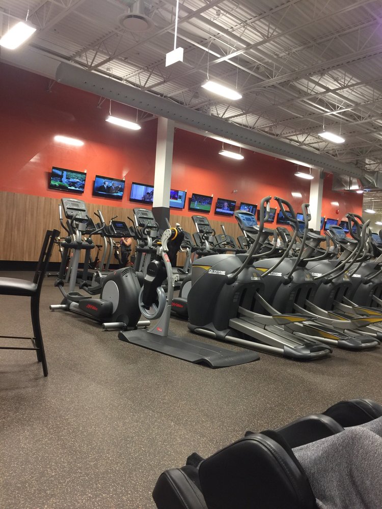 GOODLIFE FITNESS - Updated December 2025 - 465 University Avenue ...