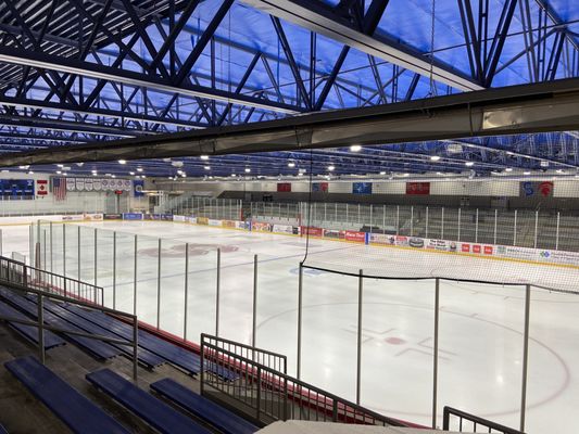 VETERAN’S MEMORIAL COMMUNITY CENTER - Updated November 2025 - 32 Photos ...