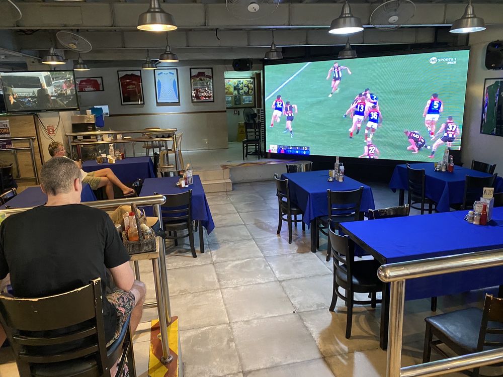 PHILLIES SPORTS GRILL AND BAR - Updated September 2024 - 298 Fields Ave ...