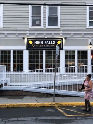 HIGH FALLS PIZZERIA & TAP HOUSE - Updated August 2024 - 34 Photos & 18 ...