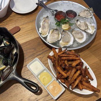 MUSSEL BAR & GRILLE - ARLINGTON - Updated August 2025 - 761 Photos ...