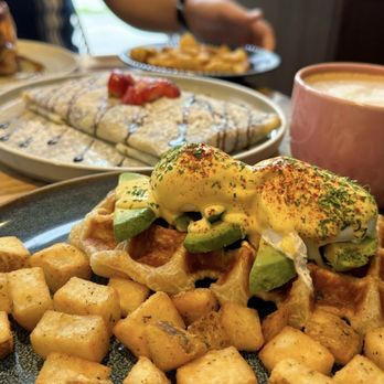 CRAFFLES - Updated December 2025 - 113 Photos & 69 Reviews - 518 Davie ...