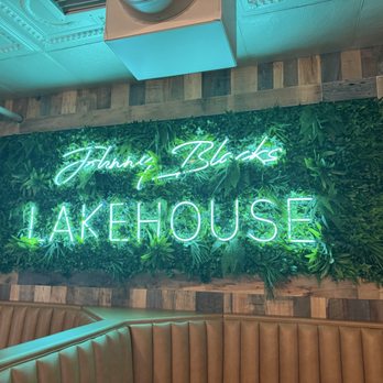 JOHNNY BLACK’S LAKE HOUSE - Updated June 2025 - 28 Photos & 19 Reviews ...