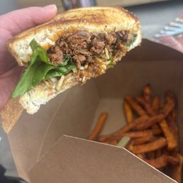 MISFIT KITCHEN - Updated December 2025 - 147 Photos & 79 Reviews - 111 ...