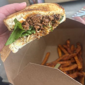 MISFIT KITCHEN - Updated July 2025 - 138 Photos & 72 Reviews - 111 N ...