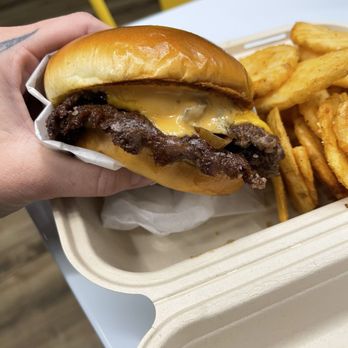 BRGR SHACK - Updated September 2025 - 148 Photos & 149 Reviews - 2335 E ...