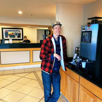 REDMOND INN - Updated October 2025 - 70 Photos & 75 Reviews - 17601 ...