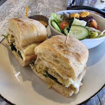 RED ROCK CAFE AND SPORTS BAR - Updated May 2024 - 71 Photos & 60 ...