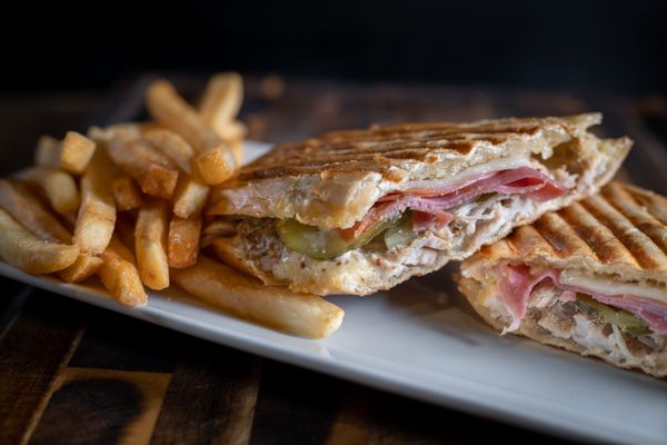 THE LOUDOUN KITCHEN & BAR - 41 Photos & 69 Reviews - 510 E Market St ...