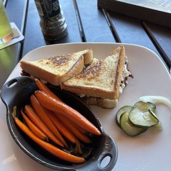 ROAM KITCHEN + BAR - Updated August 2025 - 279 Photos & 287 Reviews ...