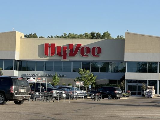 HY-VEE - Updated January 2026 - 165 Photos & 12 Verified Reviews - 500 ...