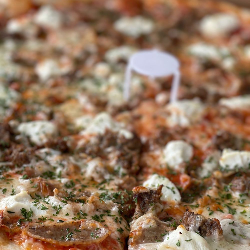 2. Sky’s Pizza Pie