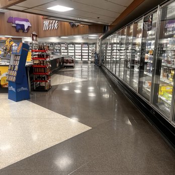 MCCLELLAN AIR FORCE BASE COMMISSARY - Updated December 2025 - 32 Photos ...