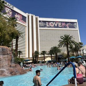 THE MIRAGE POOL - 230 Photos & 121 Reviews - 3400 Las Vegas Blvd S, Las ...