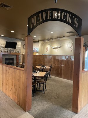 MAVERICK’S RESTAURANT - 40 Photos & 54 Reviews - 153 W 2nd Ave ...