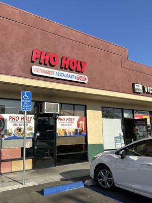 PHO HOLY - Updated October 2025 - 60 Photos & 35 Reviews - 558 S ...