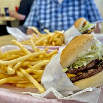 DAMBURGER - Updated March 2025 - 92 Photos & 182 Reviews - 1320 Placer ...