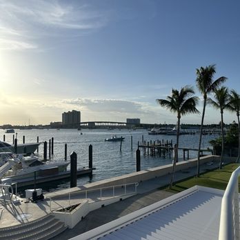 BUCCANEER WATERFRONT BAR AND GRILL - Updated May 2026 - 118 Photos & 77 ...