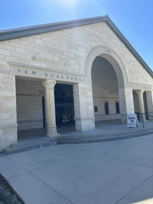 NEW BRAUNFELS PUBLIC LIBRARY - Updated October 2025 - 38 Photos - 700 E ...