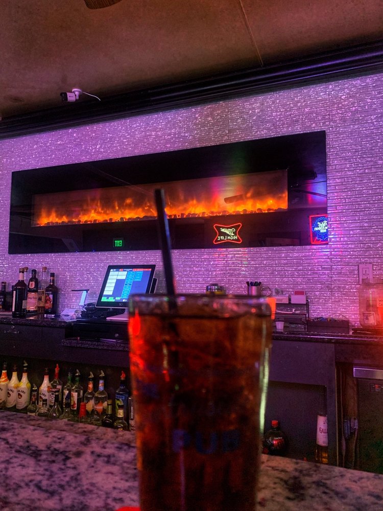 COUNTRYSIDE PUB - Updated September 2025 - 22 Reviews - 8225 McHenry St ...