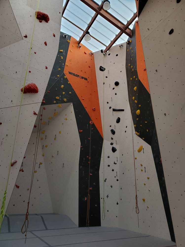 CLEVELAND ROCKS CLIMBING - Updated November 2025 - 2831 Franklin Blvd ...