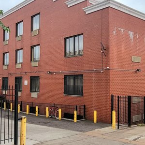 HOLIDAY INN - LAGUARDIA WEST - Updated August 2025 - 37-10 10th St ...