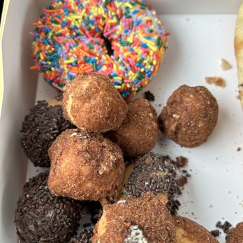 BANBURY CROSS DONUTS - Updated July 2024 - 306 Photos & 492 Reviews ...