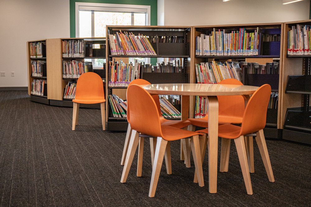 LA PINE LIBRARY - Updated December 2024 - 10 Photos - 16405 1st St, La ...