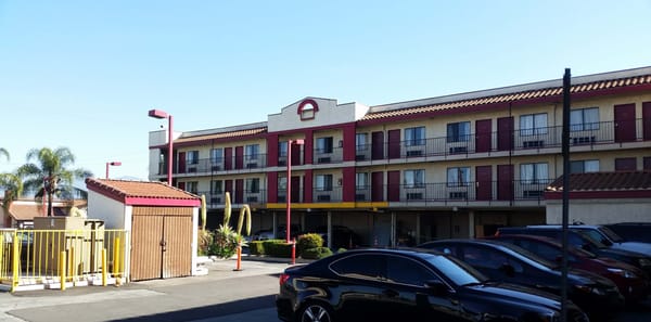 FRIENDLY INN - Updated December 2025 - 17 Photos & 22 Reviews - 2146 ...
