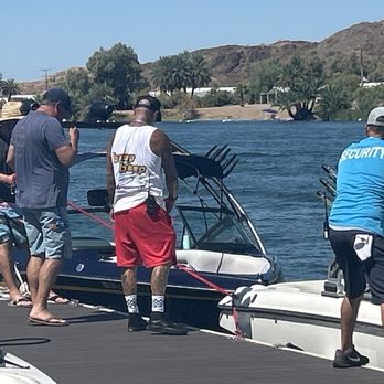 ROADRUNNER RESORT FLOATING DOCK BAR - Updated April 2025 - 50 Photos ...